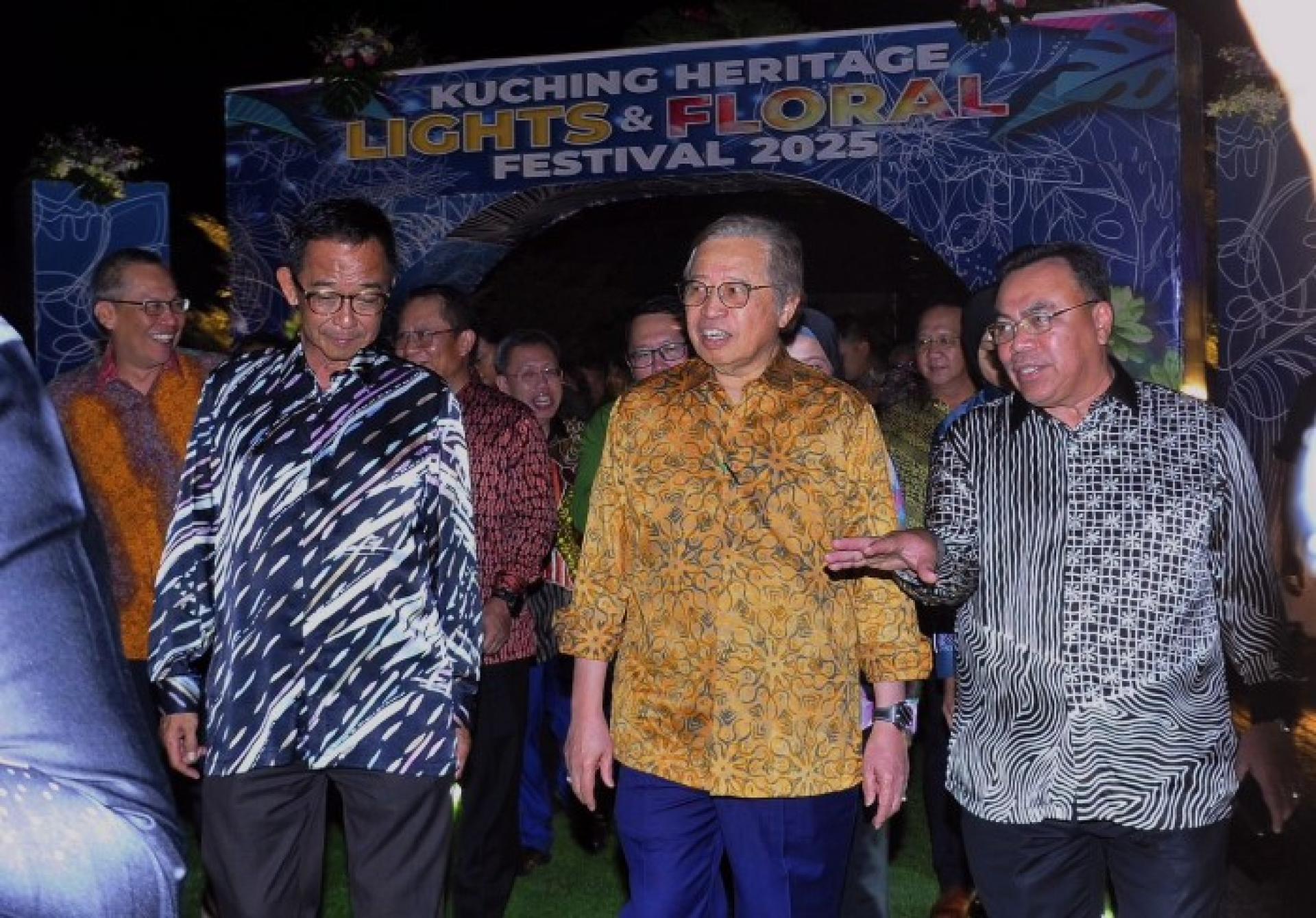 Lighting and Flower Festival Illuminates Kuching Waterfront Nightscape ...